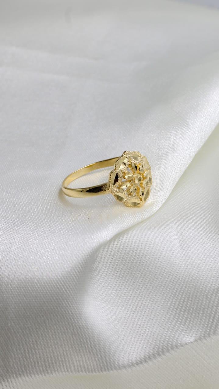 gold price18k Gold Ring ( Size 8.7 ) 2.69 gms
